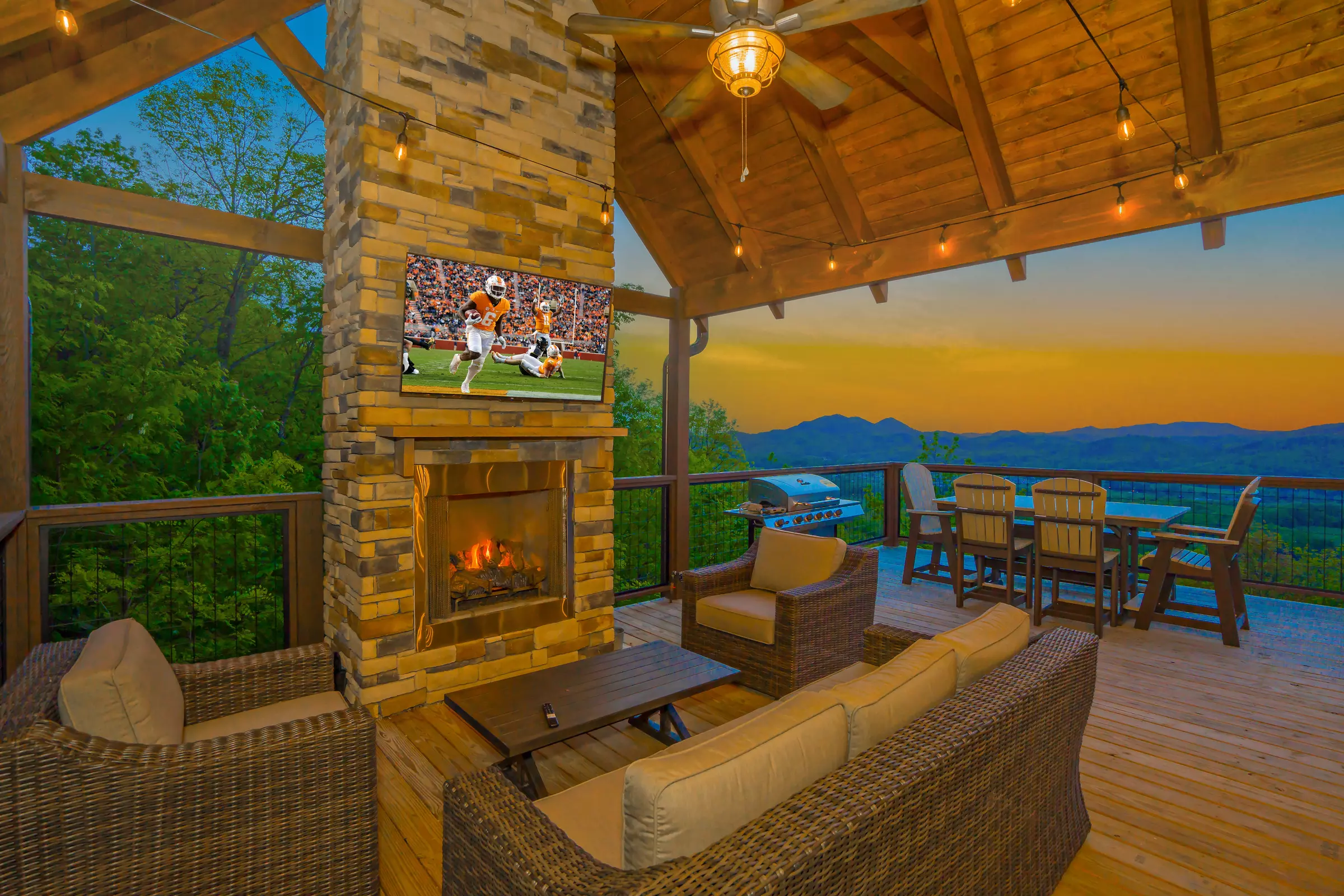 Cliffside Scenic Splendor - 4 Bedroom Sevierville Cabin Rental