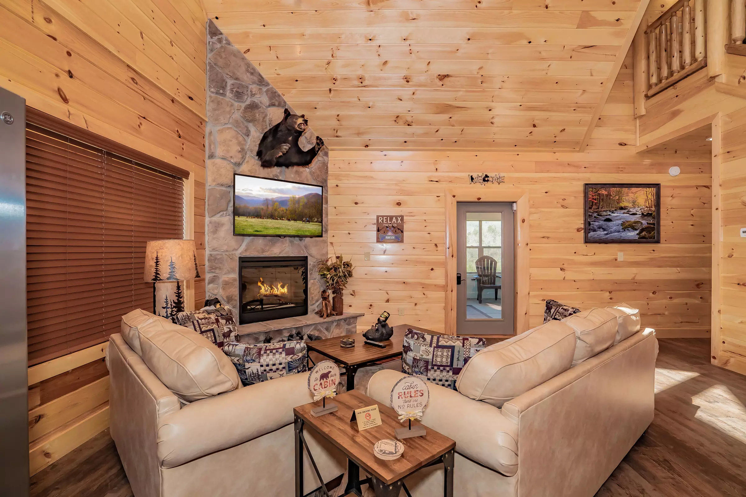 The Bear's Den - 4 Bedroom Pigeon Forge Cabin Rental